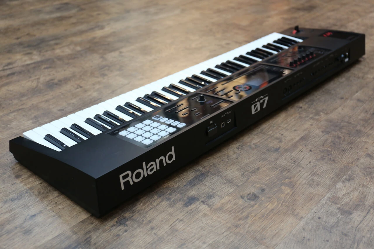 Roland FA-07 Music Workstation 2nd Hand | Rich Tone Music