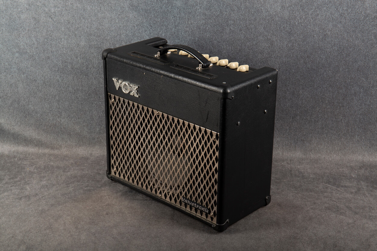 Vox Valvetronic VT30 Amplifier 2nd Hand | Rich Tone Music