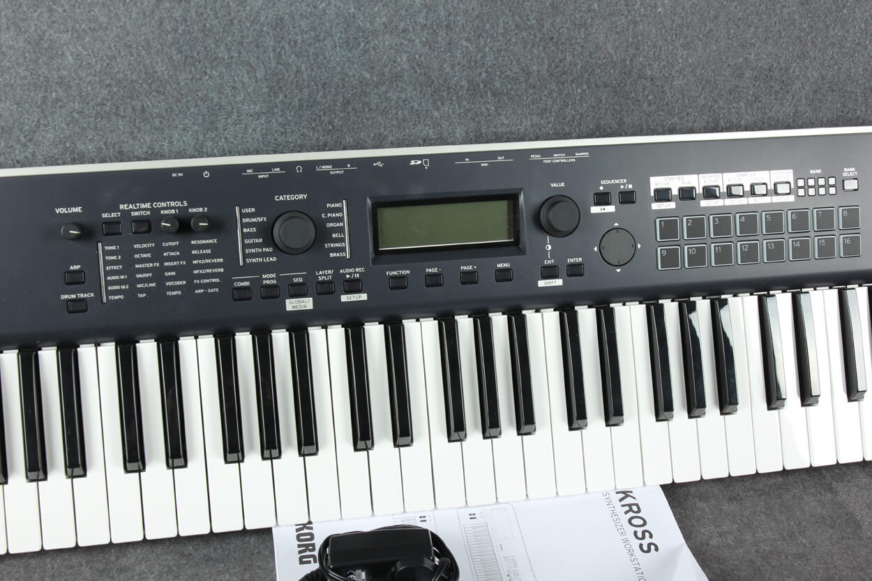 Korg Kross 2 61-Key Synthesizer Workstation 2nd Hand | Rich Tone Music