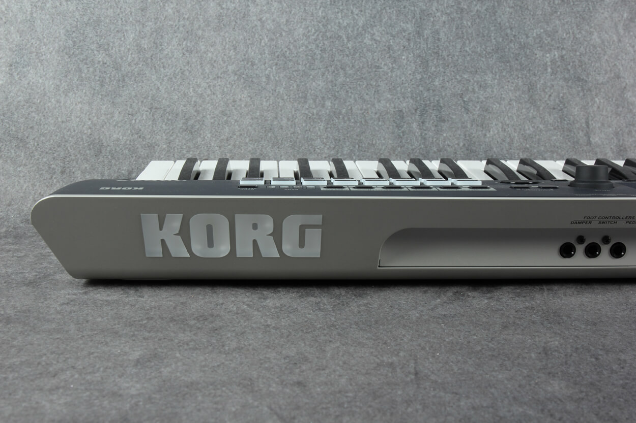 Korg Kross 2 61-Key Synthesizer Workstation 2nd Hand | Rich Tone Music