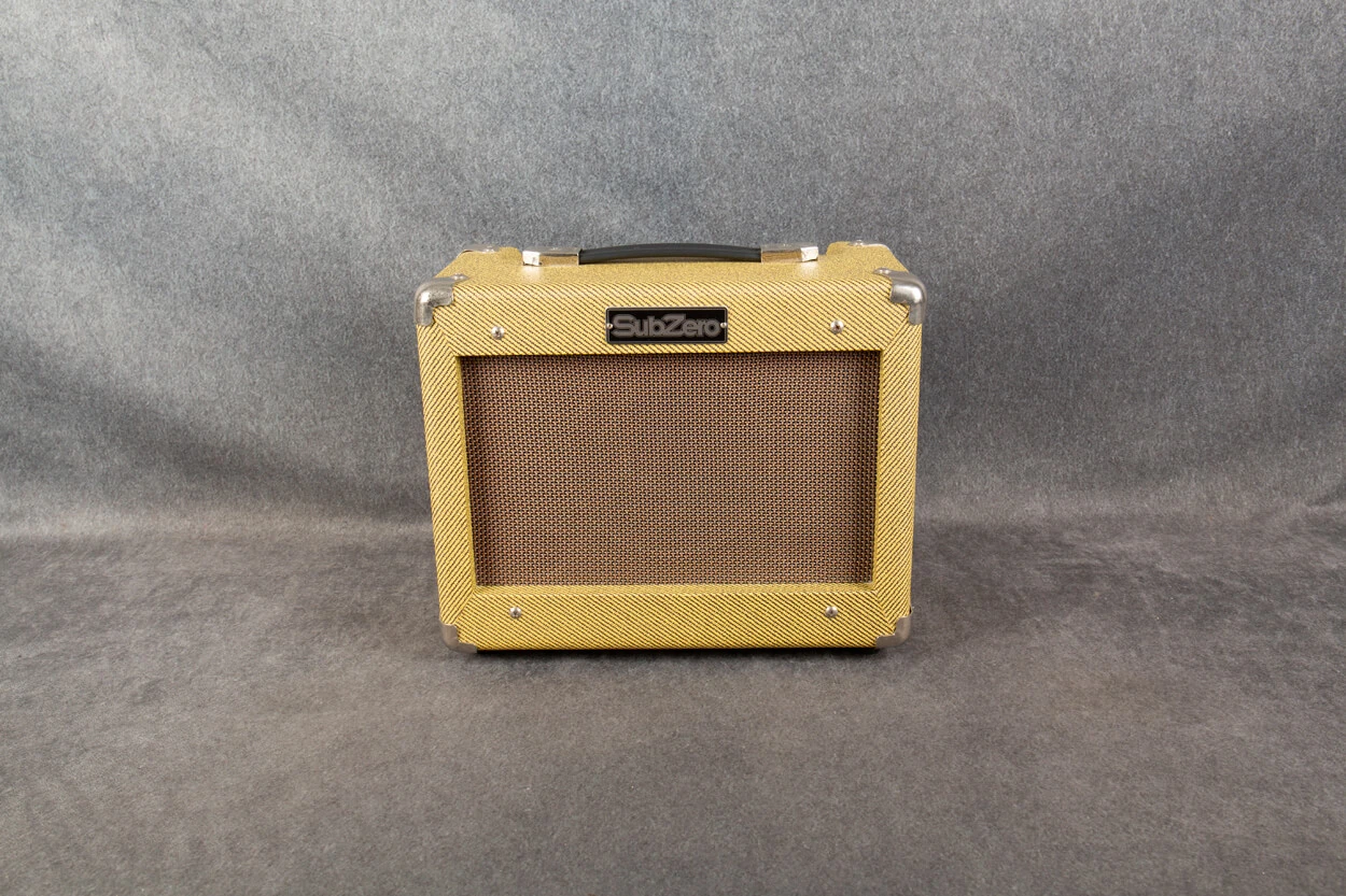 SubZero V15B Vintage 15W Practice Bass Amp 2nd Hand | Rich Tone Music
