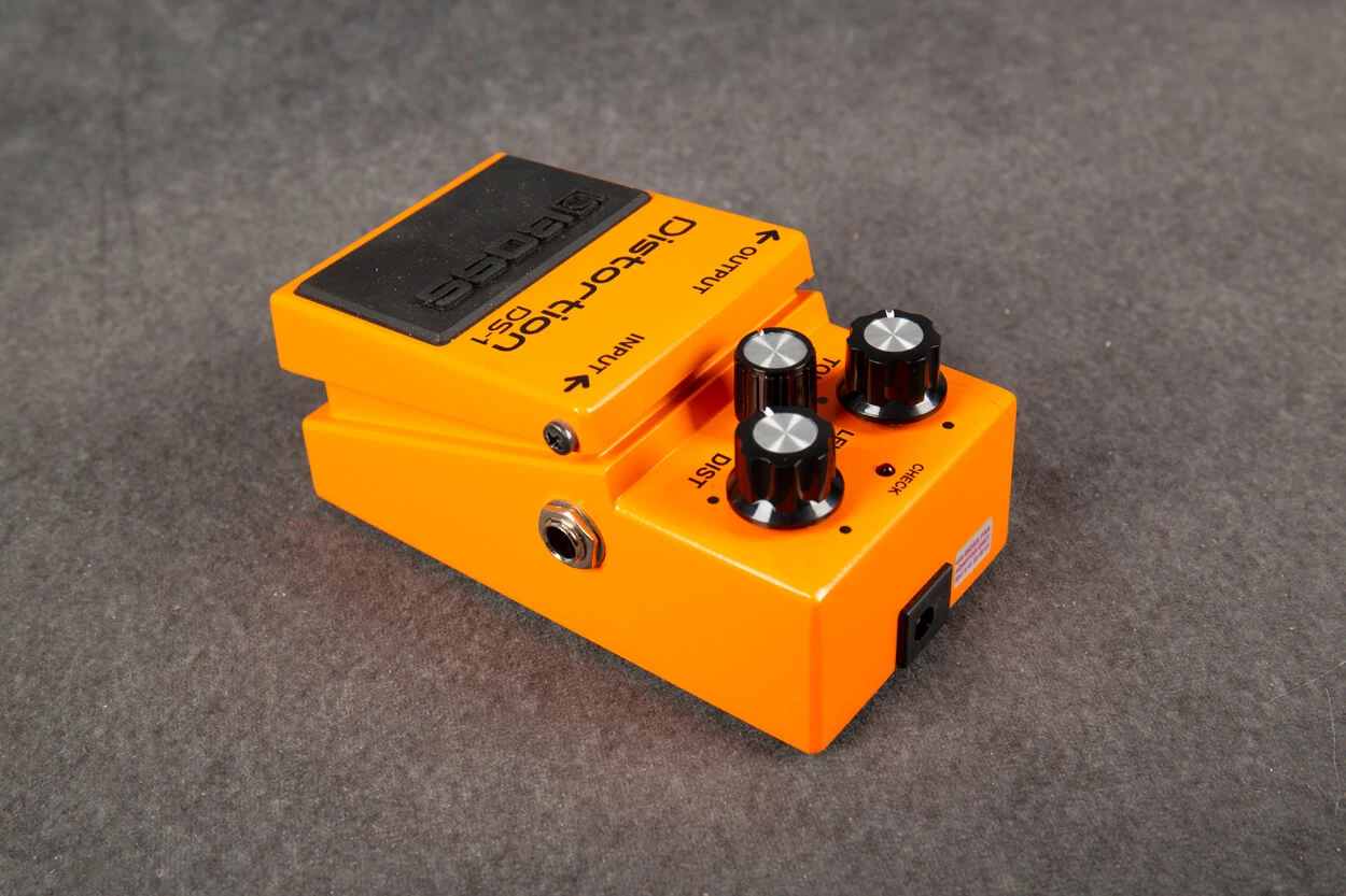 Boss DS1 Distortion Pedal Ex Demo | Rich Tone Music