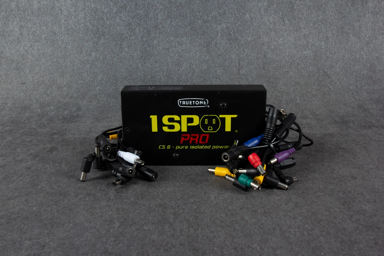 Truetone CS6 Power Supply with Cables 2nd Hand | Rich Tone Music
