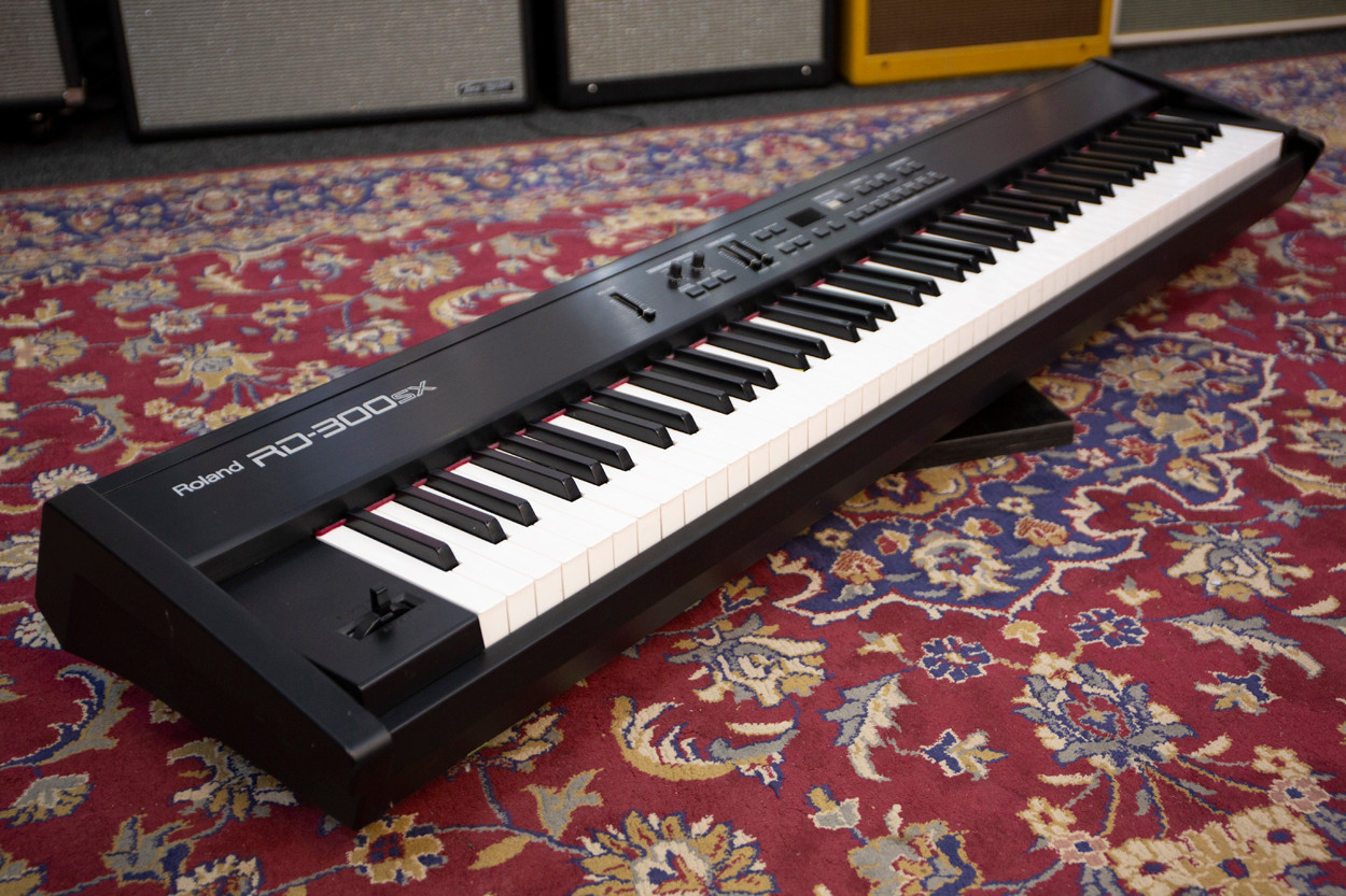 Roland RD-300SX Stage Piano 2nd Hand | Rich Tone Music