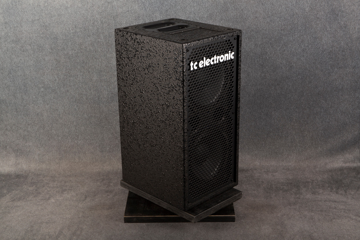 TC Electronic BC208 Vertical 200W 2 X 8 Portable Bass Cabinet 2nd Hand ...