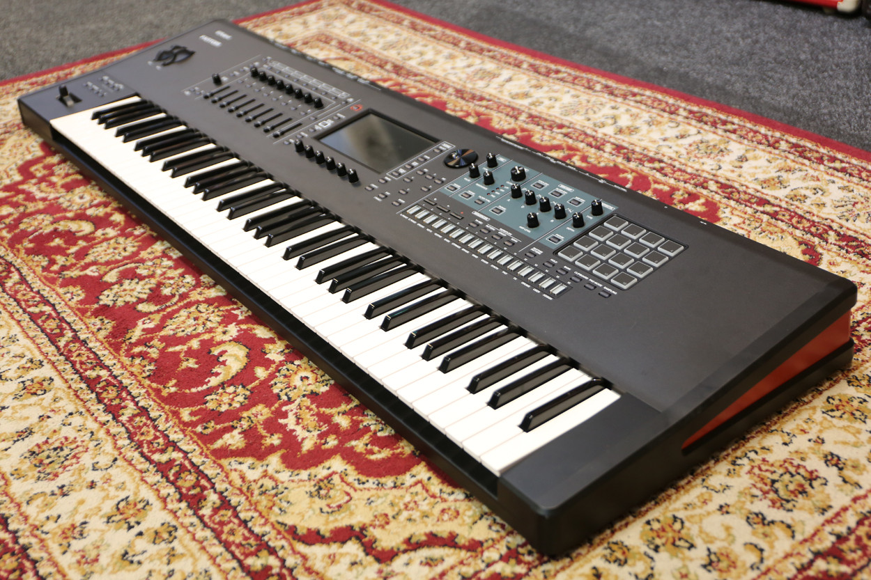 Roland Fantom 7 76 Note Arranger 2nd Hand | Rich Tone Music
