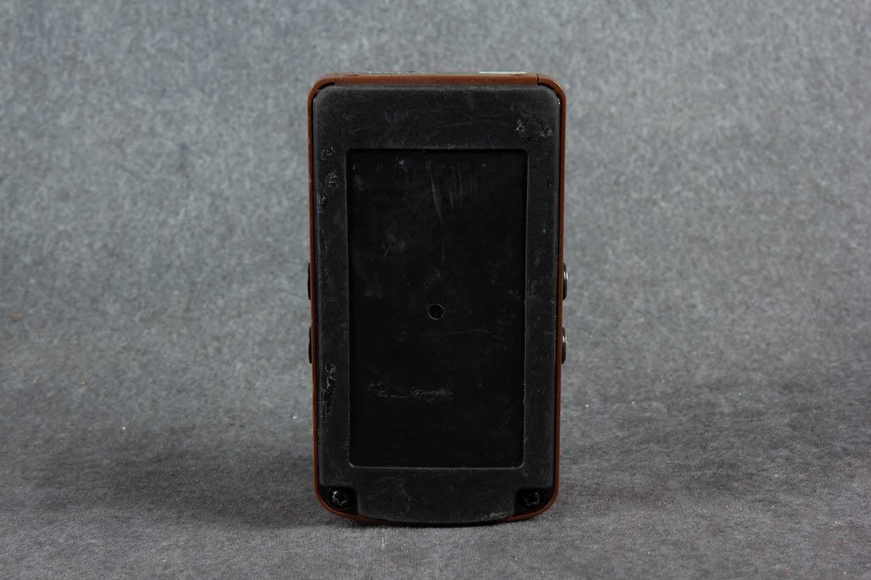 Behringer TP300 Ultra Tremolo Pan Pedal 2nd Hand | Rich Tone Music