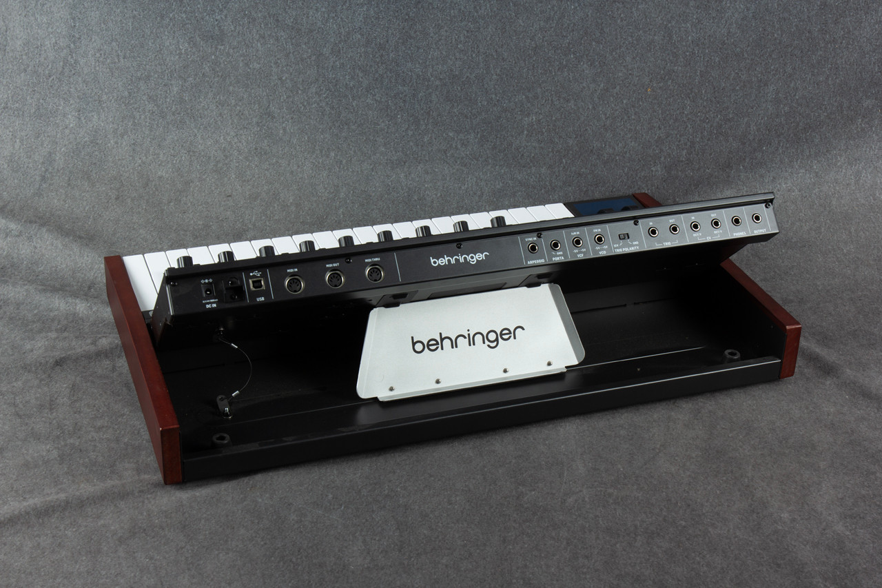 Behringer MonoPoly Analog Synthesizer PSU 2nd Hand | Rich Tone Music