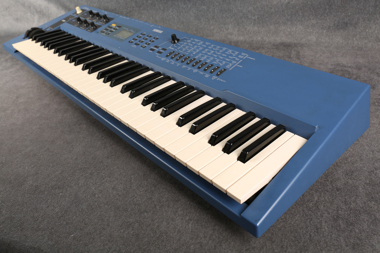 Yamaha CS1X 61-Key Synthesizer Keyboard PSU 2nd Hand | Rich Tone Music
