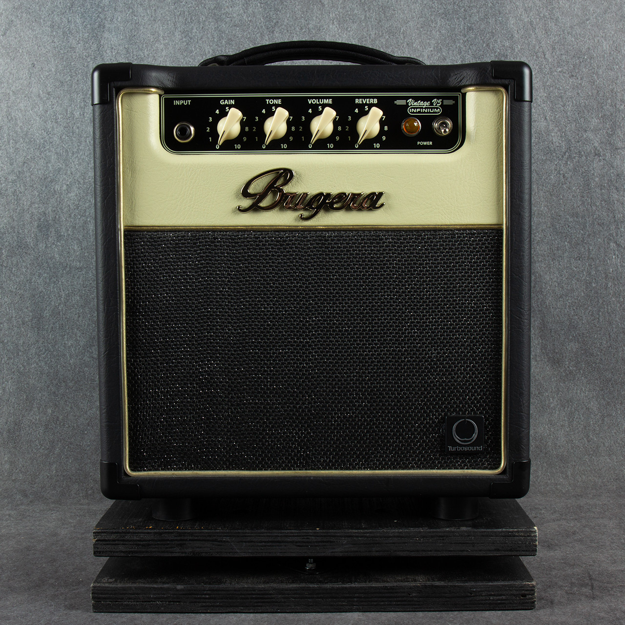 Bugera V5 Infinium Tube Combo 2nd Hand | Rich Tone Music