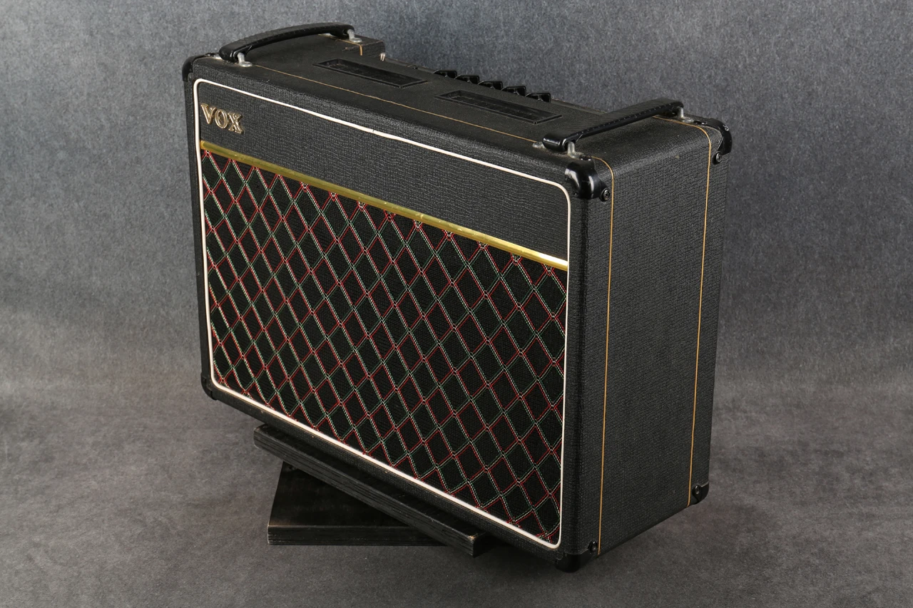 Vox V15 2x10 Valve Combo Amplifier 1982 2nd Hand | Rich Tone Music
