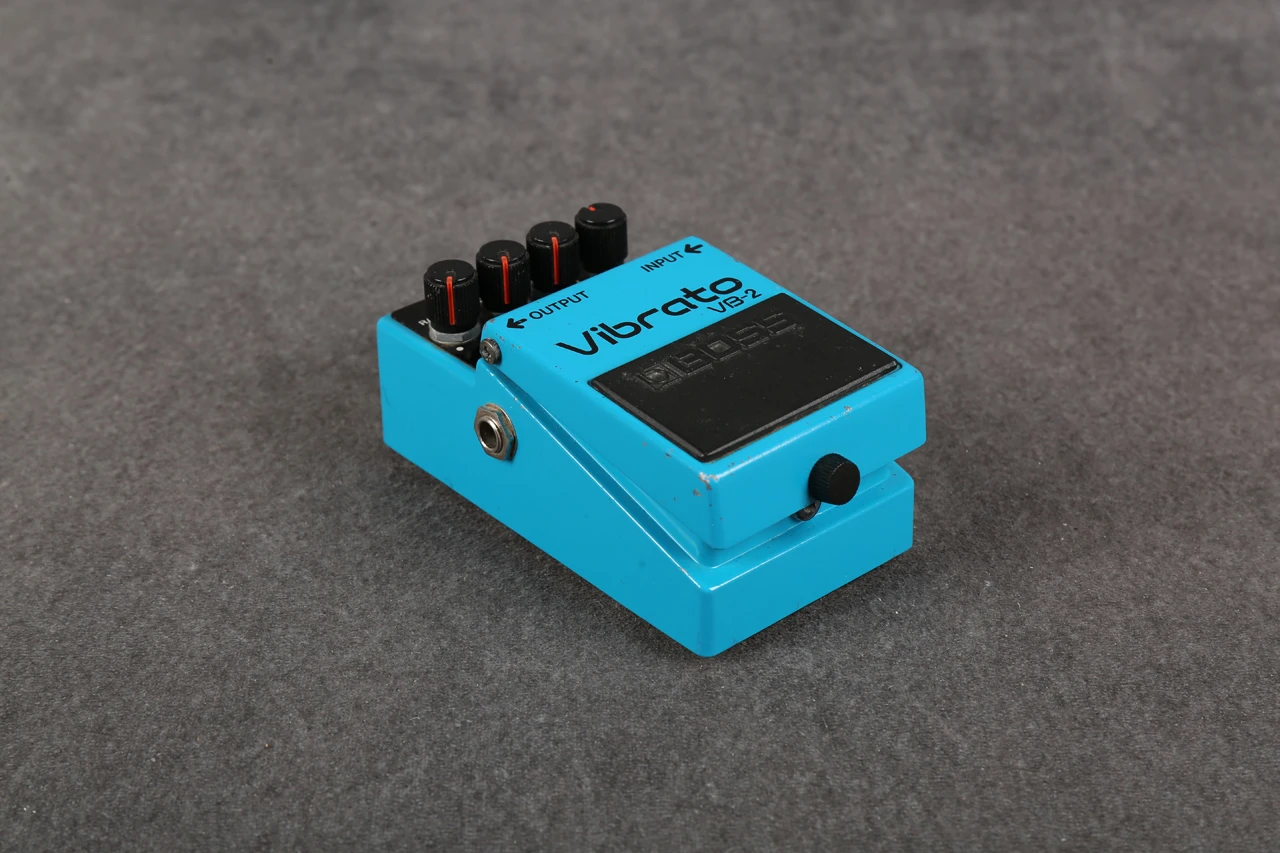 Boss VB-2 Vibrato MIJ Black Label 2nd Hand | Rich Tone Music