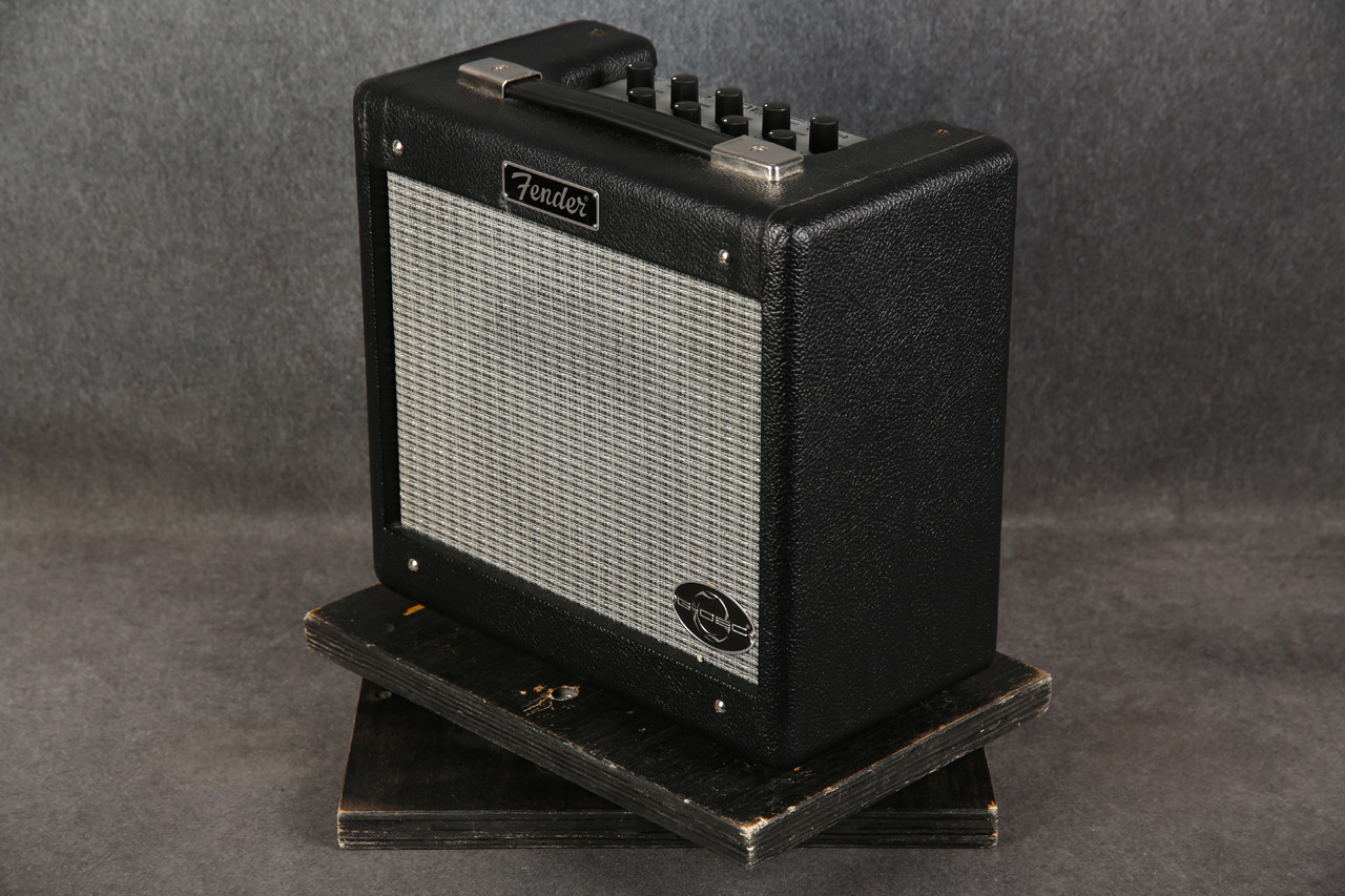 Fender G-Dec Junior Digital Comb Amplifier 2nd Hand | Rich Tone Music