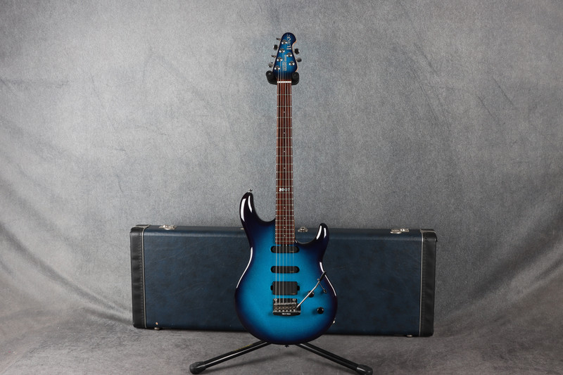 Music Man Luke II Limited Edition 2007 Blue Sparkle 2nd Hand | Rich ...