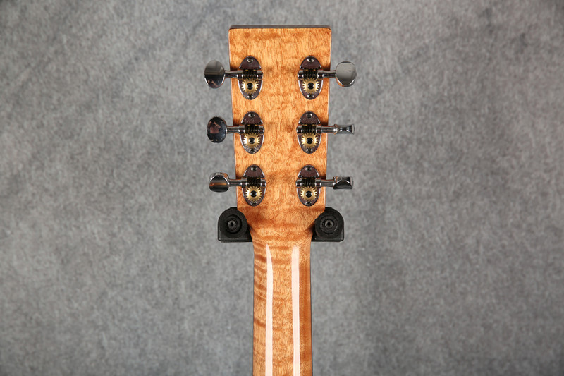 Auden Maple Series Grace Jumbo Electro Acoustic Natural 2nd Hand | Rich ...