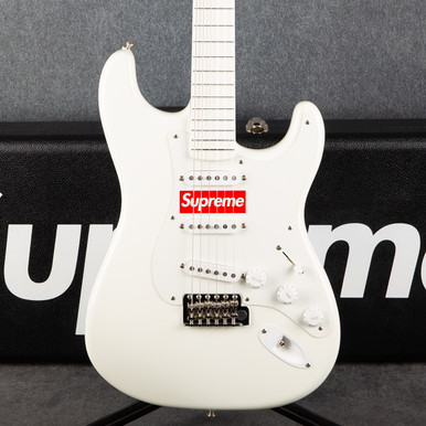 Fender Supreme Stratocaster White 2nd Hand | Rich Tone Music