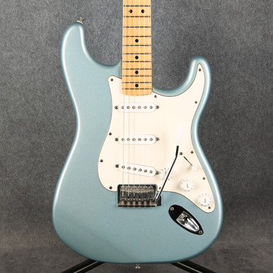 Fender Mexican Standard Stratocaster 2005 Blue Agave 2nd Hand | Rich ...