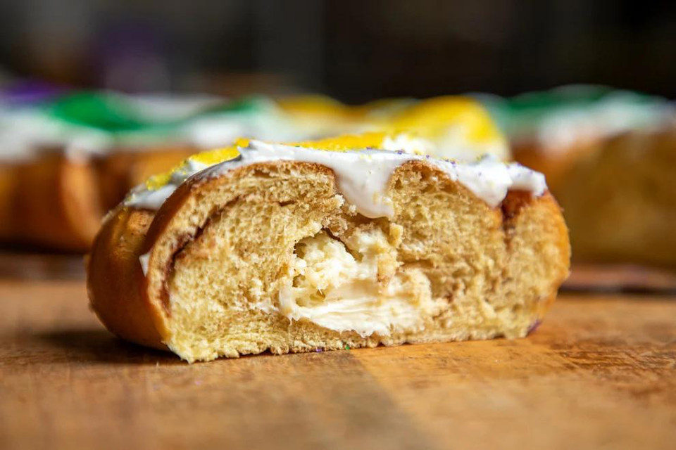 Caluda's Cream Cheese King Cake with Bead Pack (Icing on the Side)