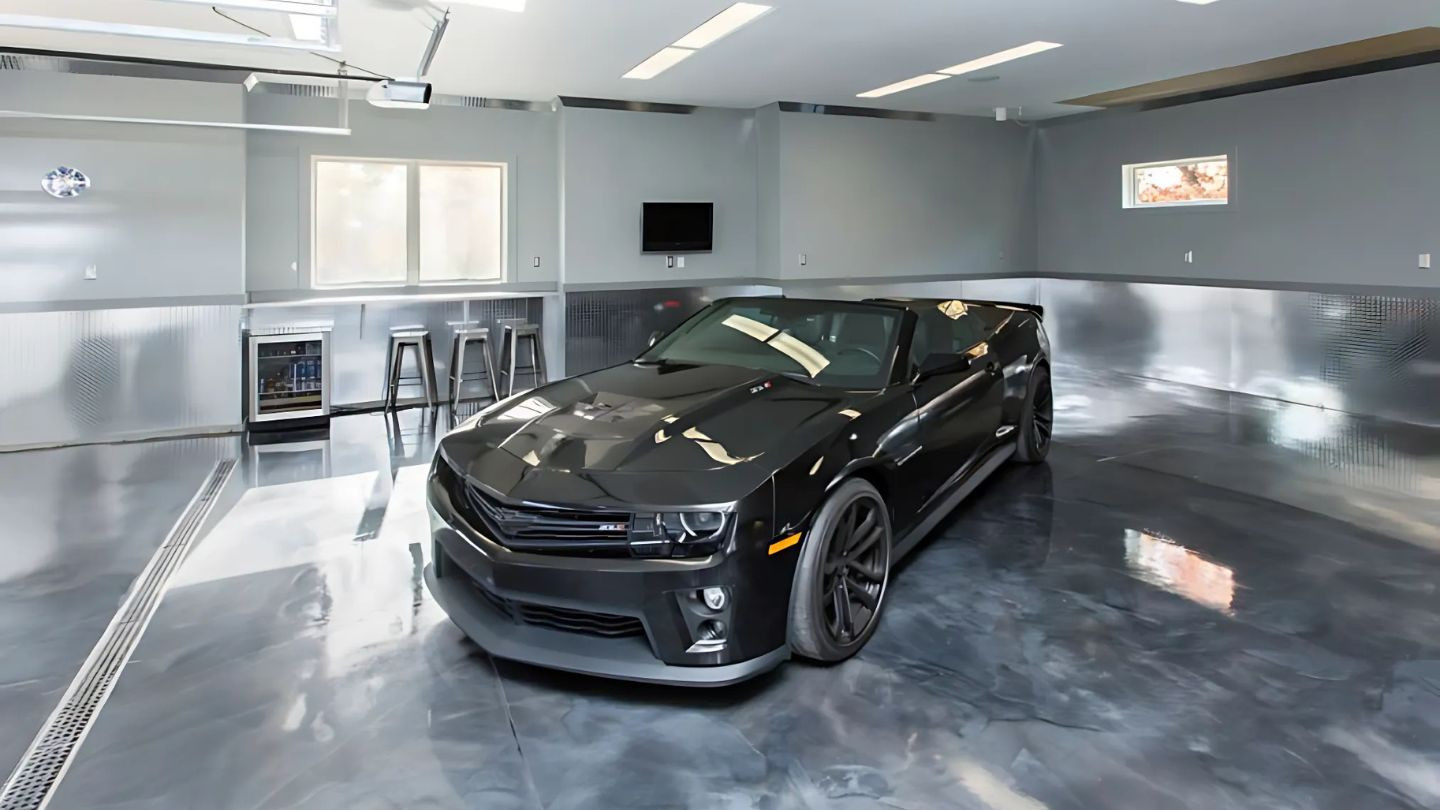 Metallic Epoxy Floors vs Flake Floors: What's the Difference? - Armor ...