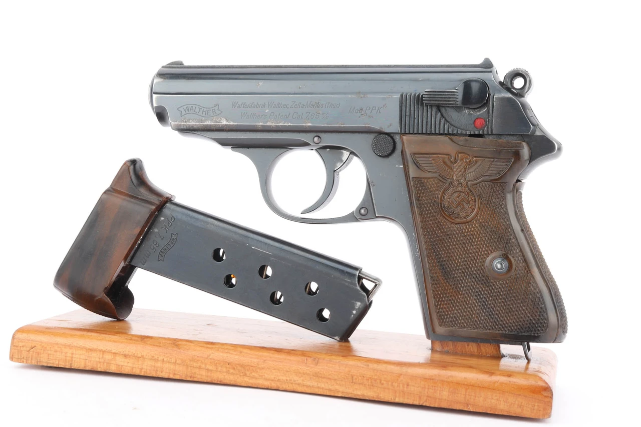 Hand Guns - Walther PPK - Legacy Collectibles