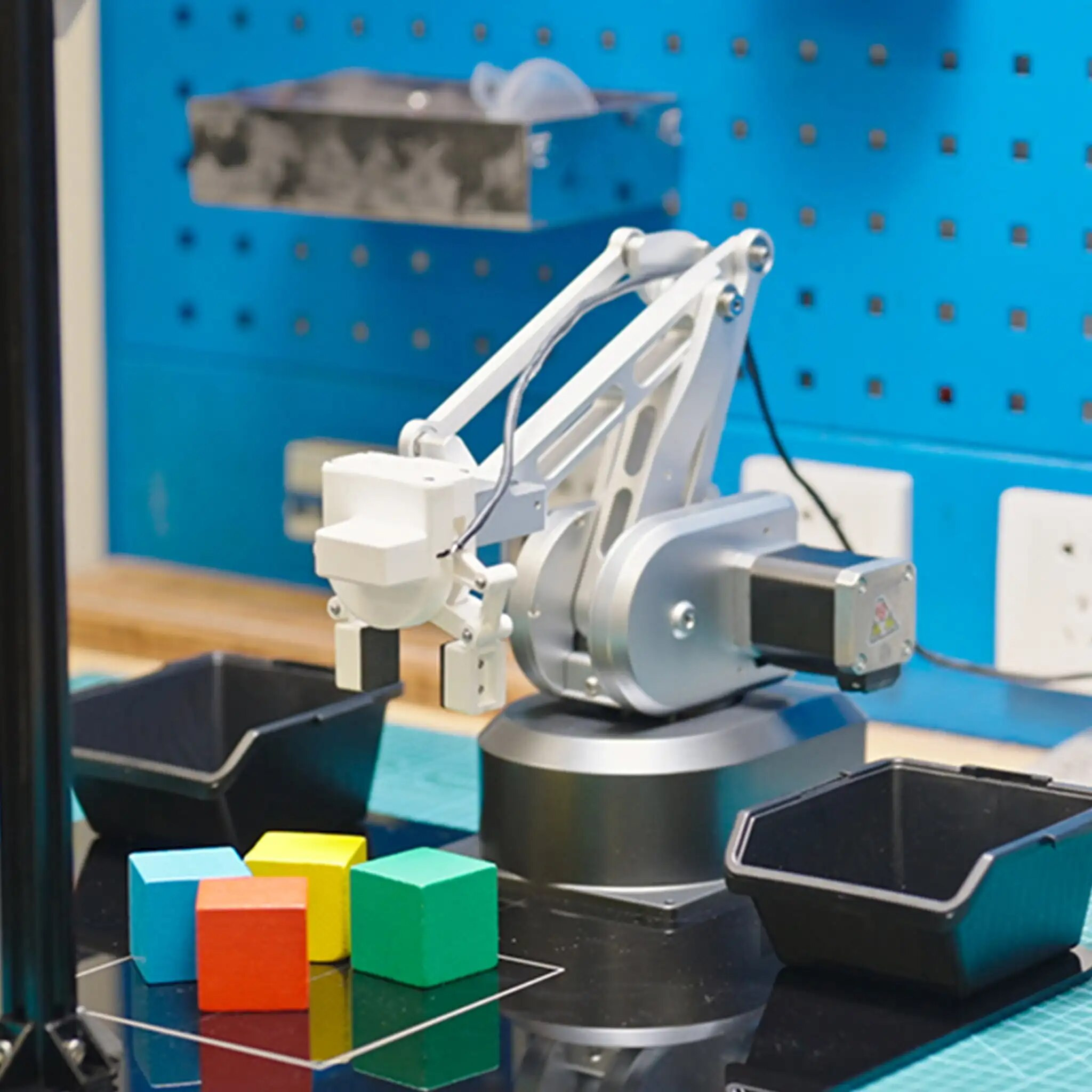 ultraArm P340: A high-performance 4-axis collaborative robotic arm with ...