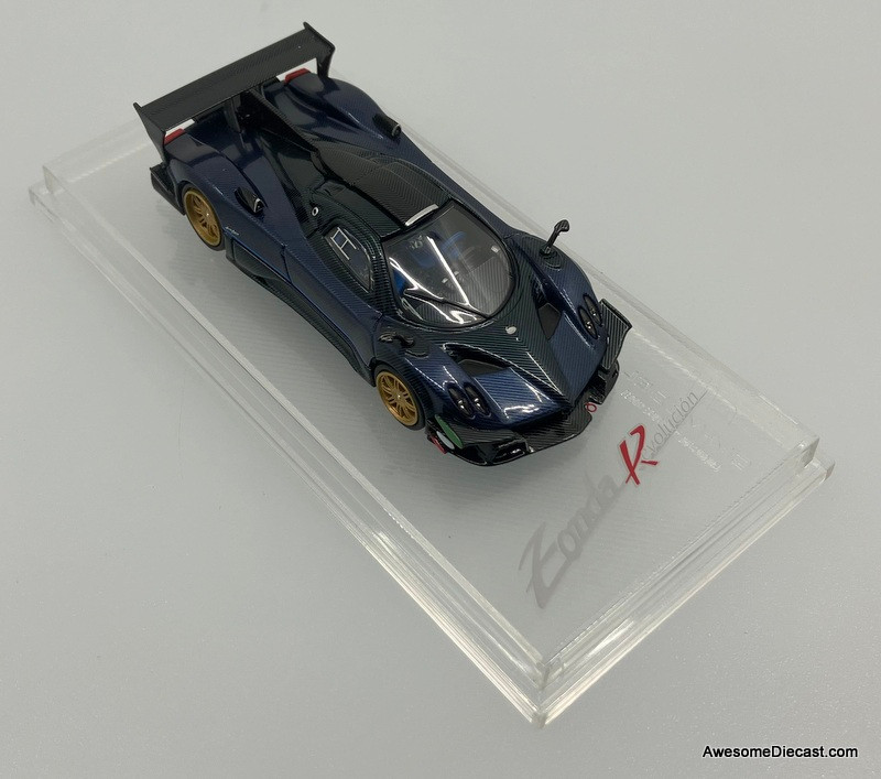 CM Model 1:64 Pagani Zonda Revolucion, Carbon Fiber Black/Blue