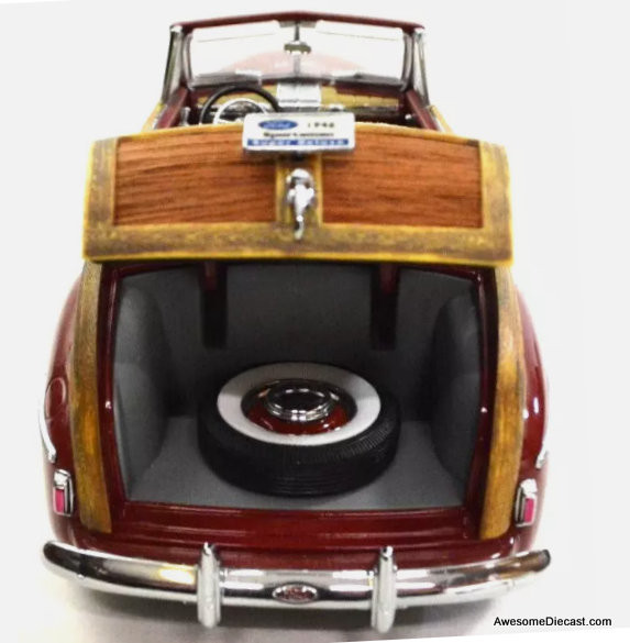 Road Signature 1:18 1946 Ford Sportsman Woody Convertible, Maroon/Wood
