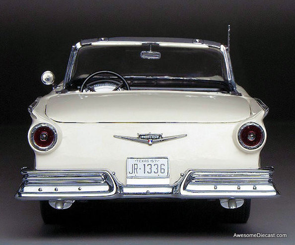 Sun Star 1:18 1957 Ford Fairlane 500 Skyliner, Colonial White