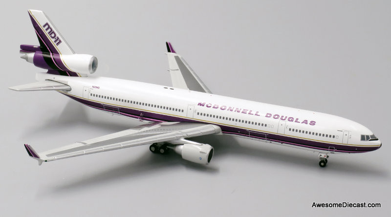 JC Wings 1:400 McDonnell Douglas MD-11: House Colors (Reg #N211MD)