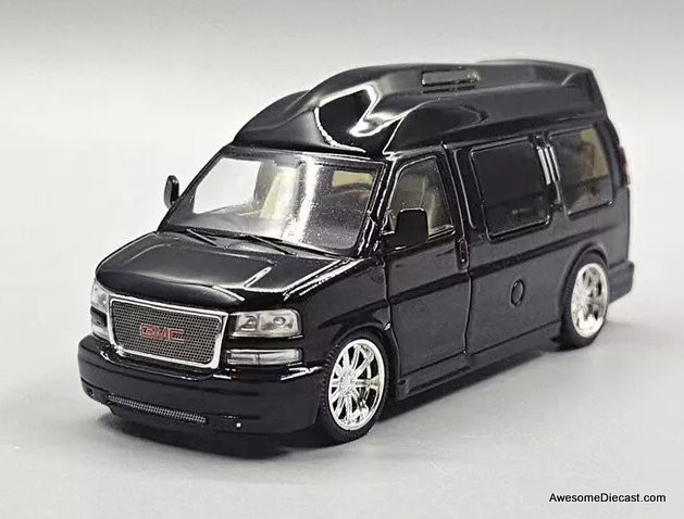 GMC Savana Cutaway Van MPV RV, Black 1:64 Diecast Model Car by GOC