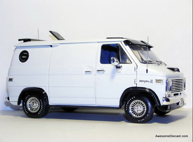 RARE!! 1974 Chevrolet Custom Van, White 1:18 Diecast Model Van by ...