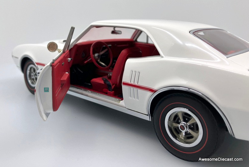 1967 Pontiac Firebird 326 H.O. White 1:18 Diecast Model Car by Exact ...