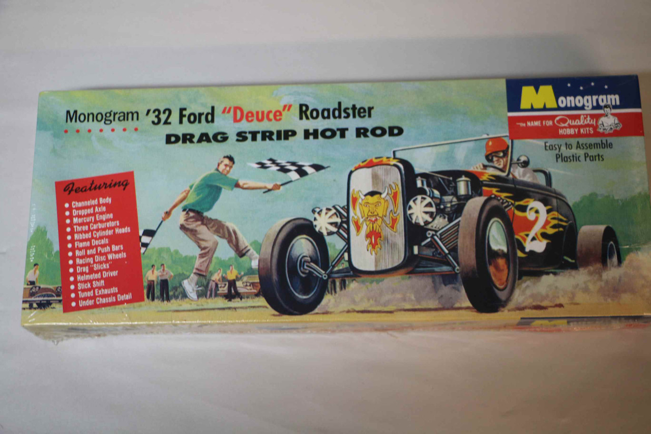 MONPC55-98 - Monogram - 32 Ford duce" roadster drag strip hot rod"