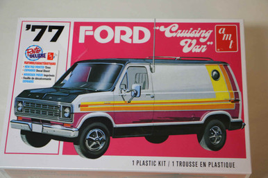 AMT1108 - AMT 1/25 '77 Ford Cruising Van [Retro Delux]