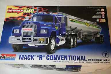 MON85-1961 - Monogram 1/32 Mack R Tractor & Tanker SnapTite - WWWEB10105025