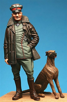 MCR32004 - Model Cellar 1/32 Manfred Von Richtofen & Moritz