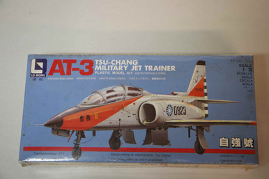 7251 - LO Model 1/72 AT-3 Tsu-Chang Military Jet Trainer - PREOWNED