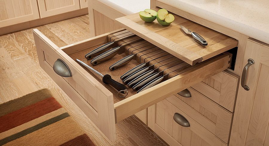 4 EASY WAYS TO UPGRADE YOUR KITCHEN STORAGE - KraftMaid