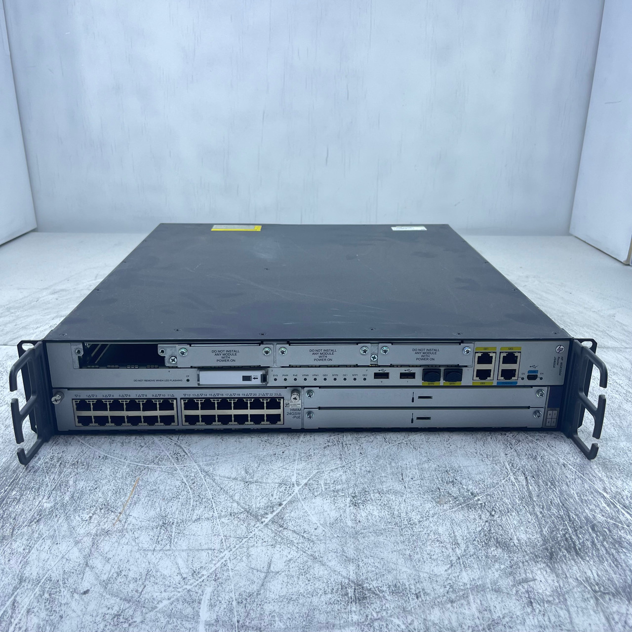 HP JG405A MSR3044 ROUTER + HMM24GSW-POE Module