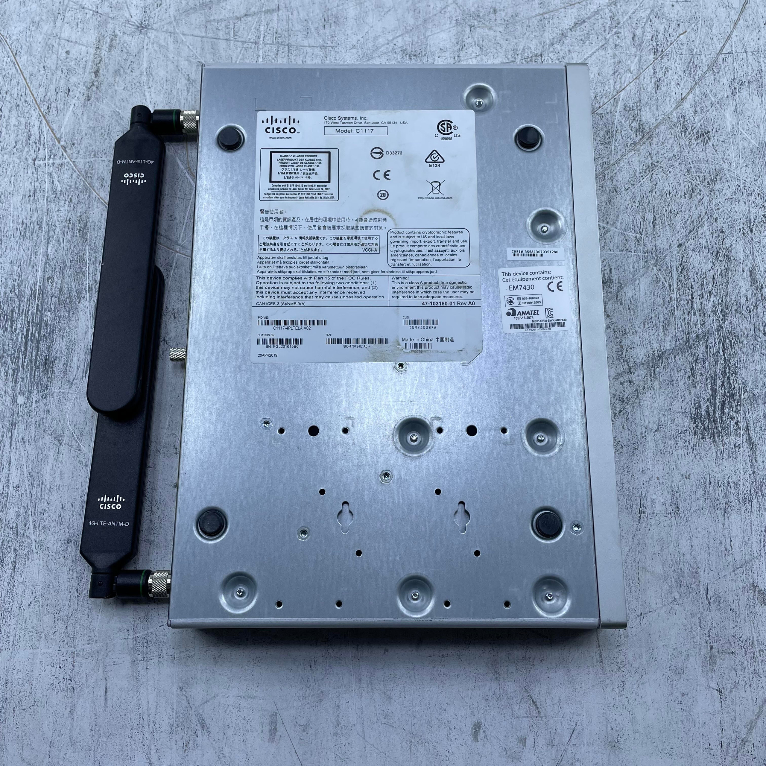 CISCO C1117-4PLTE 1100 series router 2x 4G antenna's 4x LAN GE Ports