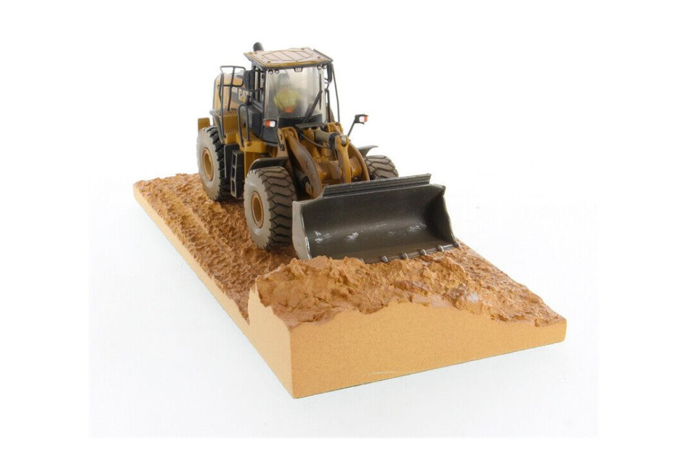 Caterpillar 966M Weathered Wheel Loader with operator - Diecast Masters ...