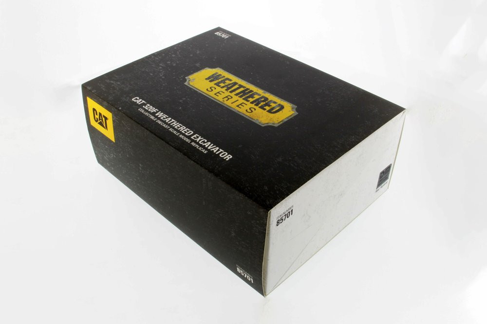 Caterpillar 320F Weathered Excavator with operator - Diecast Masters ...