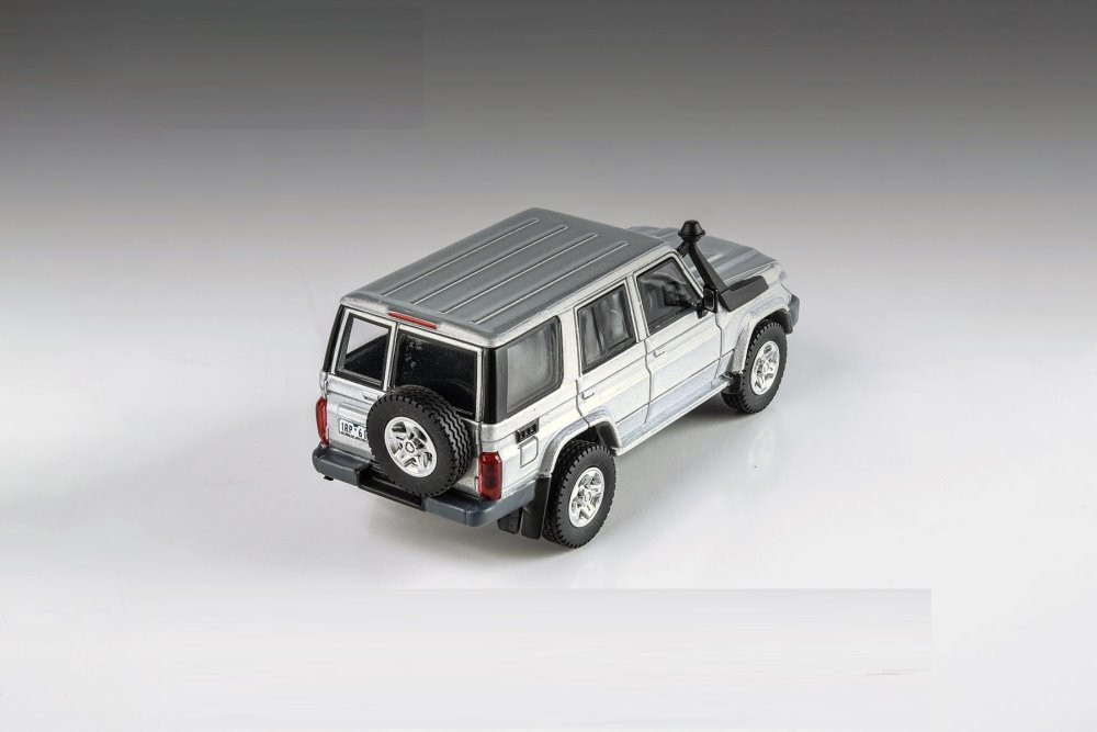 Toyota Land Cruiser LC76, Silver Pearl - Paragon PA55312SV - 1/64 scale ...