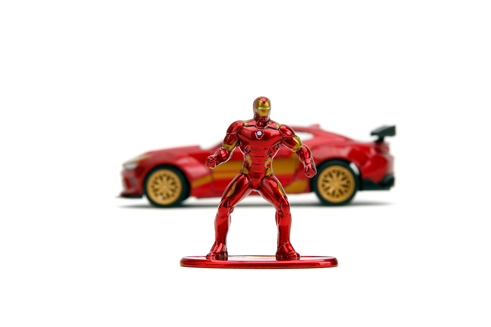 2016 Chevy Camaro w/Iron Man Figure, Marvel Avengers - Jada Toys 30309 ...