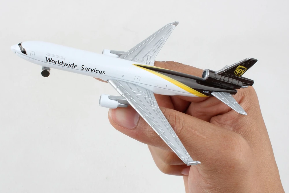 UPS Worldwide Services MD-11 Single Plane, White w/Brown - Daron RT4346 ...
