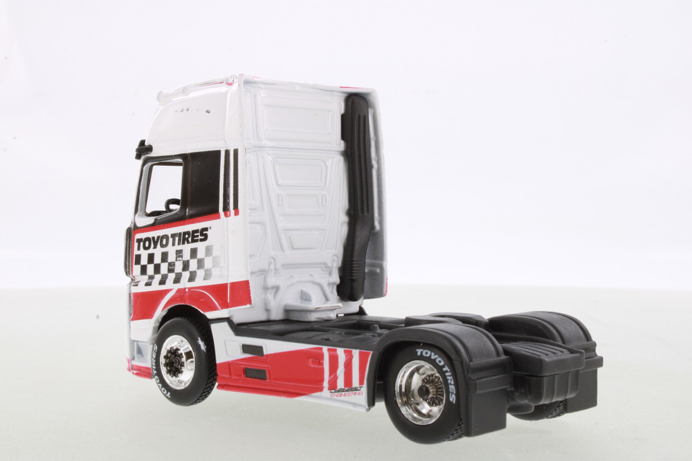 Custom Rigs Mercedes-Benz Actros 1851, White/Red - Maisto 12389 - 1/64 ...