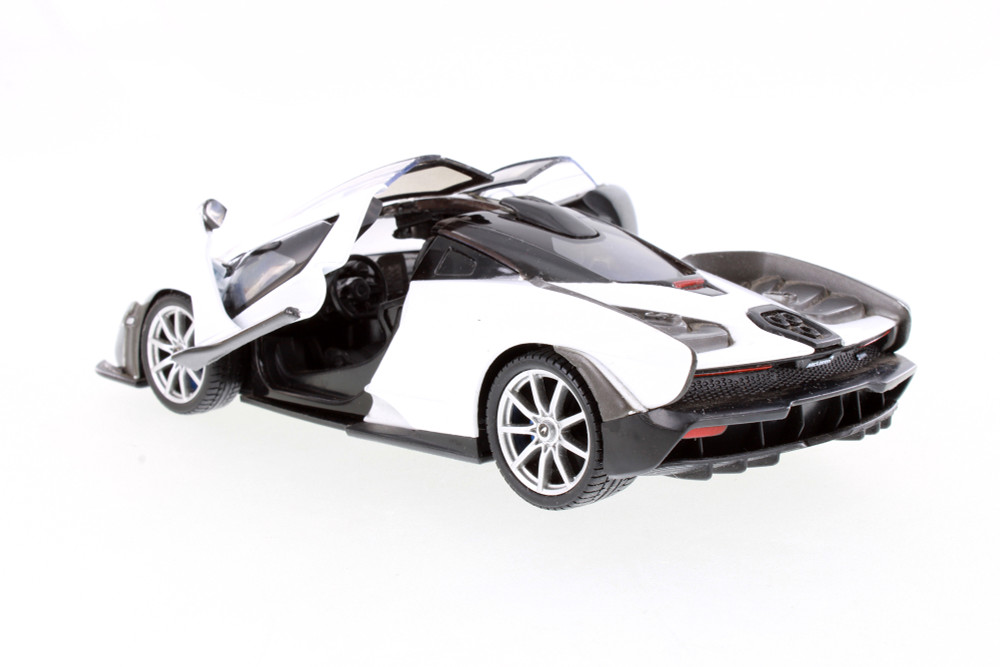 McLaren Senna, White with Black - Motor Max R-23740 - 1/24 scale ...