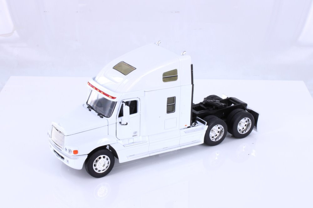 Freightliner Century Class S/T Cab, White - Welly 32610-4D - 1/32 scale ...