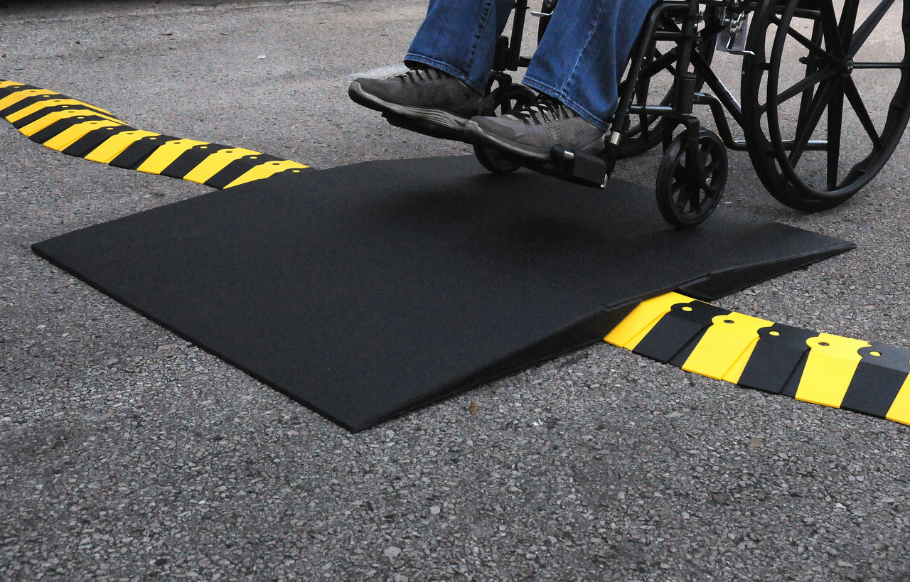 Ultra-Sidewinder Ramp for Medium Sidewinder Cable Protectors