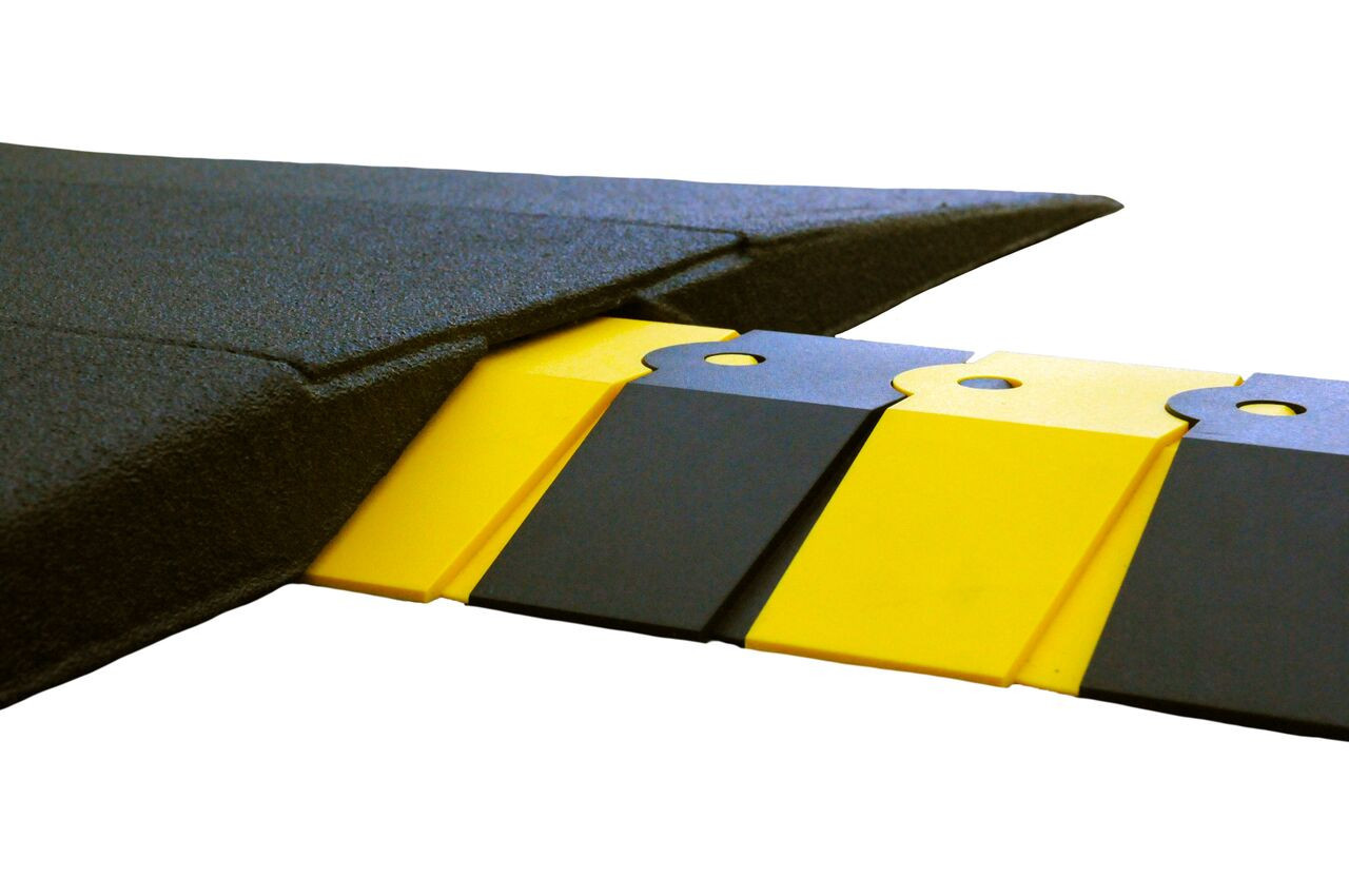 Ultra-Sidewinder Ramp for Large Sidewinder Cable Protectors